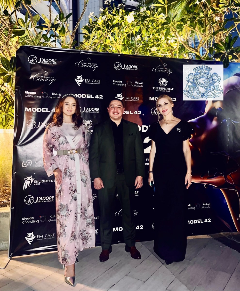 De Bacci Noble Family Attends Model 42 Celebrating Breakthrough in ...